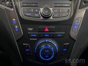 Pelēks Hyundai Santa Fe 2013 Jūrmala, ar dzinēja tilpumu 2.40 L un nobraukumu 198 tūkst. km par 11750 €, foto 21 vietnē AUTOMOTO.COM.LV
