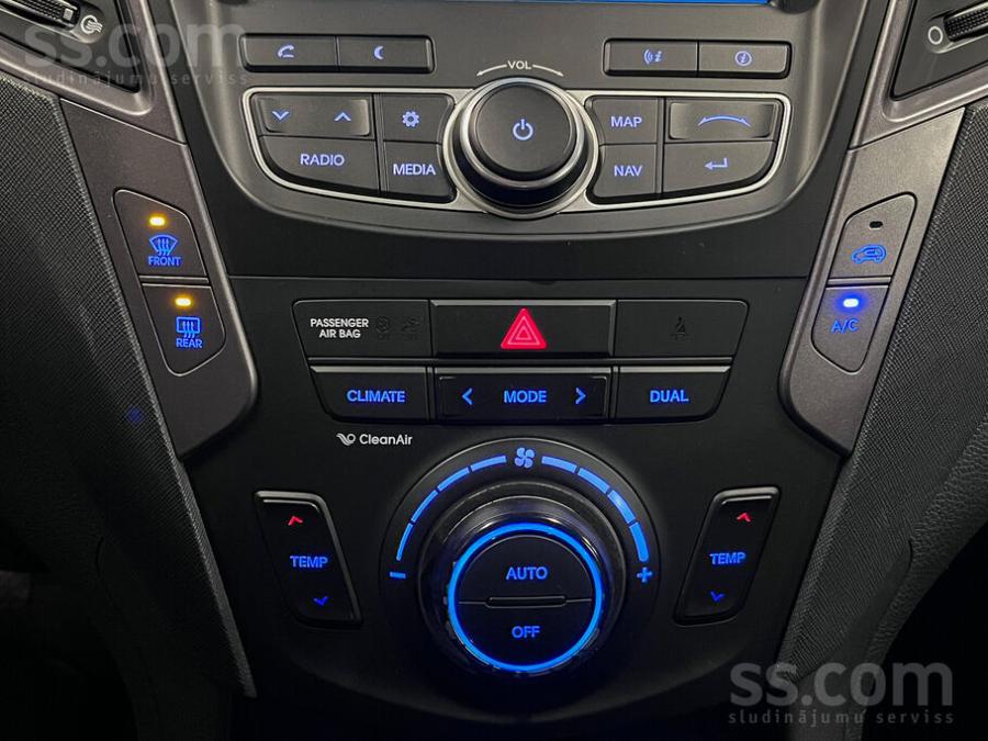 Pelēks Hyundai Santa Fe 2013 Jūrmala, ar dzinēja tilpumu 2.40 L un nobraukumu 198 tūkst. km par 11750 €, foto 21 vietnē AUTOMOTO.COM.LV