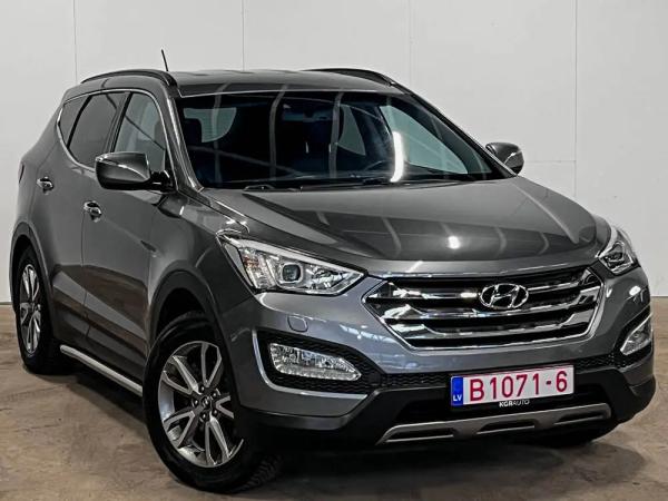 Grey Hyundai Santa Fe 2013 in Jurmala, with an engine capacity of 2.40 L and mileage of 198 thousand km for 11750 €, photo 2 on AUTOMOTO.COM.LV