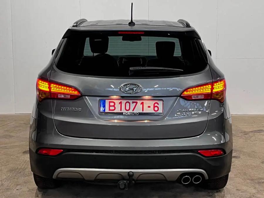 Grey Hyundai Santa Fe 2013 in Jurmala, with an engine capacity of 2.40 L and mileage of 198 thousand km for 11750 €, photo 13 on AUTOMOTO.COM.LV