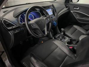 Grey Hyundai Santa Fe 2013 in Jurmala, with an engine capacity of 2.40 L and mileage of 198 thousand km for 11750 €, photo 14 on AUTOMOTO.COM.LV