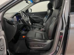 Grey Hyundai Santa Fe 2013 in Jurmala, with an engine capacity of 2.40 L and mileage of 198 thousand km for 11750 €, photo 15 on AUTOMOTO.COM.LV