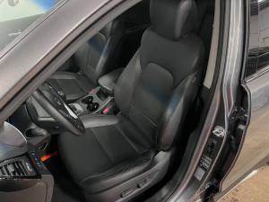 Grey Hyundai Santa Fe 2013 in Jurmala, with an engine capacity of 2.40 L and mileage of 198 thousand km for 11750 €, photo 16 on AUTOMOTO.COM.LV