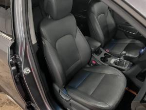 Grey Hyundai Santa Fe 2013 in Jurmala, with an engine capacity of 2.40 L and mileage of 198 thousand km for 11750 €, photo 19 on AUTOMOTO.COM.LV