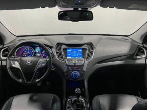Grey Hyundai Santa Fe 2013 in Jurmala, with an engine capacity of 2.40 L and mileage of 198 thousand km for 11750 €, photo 20 on AUTOMOTO.COM.LV