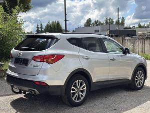 Grey Hyundai Santa Fe 2013 in Utena, with an engine capacity of 2.20 L and mileage of 196 thousand km for 7850 €, photo 6 on AUTOMOTO.COM.LV