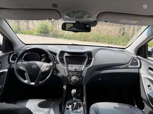 Grey Hyundai Santa Fe 2013 in Utena, with an engine capacity of 2.20 L and mileage of 196 thousand km for 7850 €, photo 11 on AUTOMOTO.COM.LV