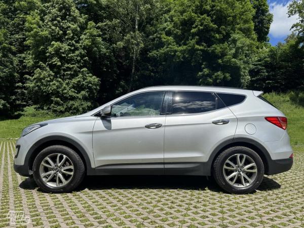 Pelēks Hyundai Santa Fe 2013 Viļņa, ar dzinēja tilpumu 2.20 L un nobraukumu 281 tūkst. km par 8300 €, foto 5 vietnē AUTOMOTO.COM.LV