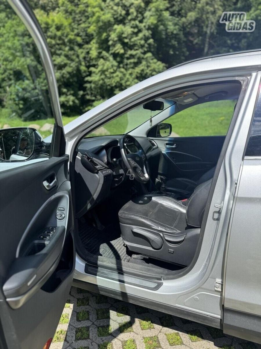 Pelēks Hyundai Santa Fe 2013 Viļņa, ar dzinēja tilpumu 2.20 L un nobraukumu 281 tūkst. km par 8300 €, foto 9 vietnē AUTOMOTO.COM.LV
