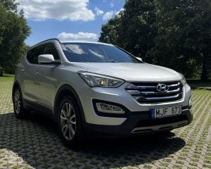 Grey Hyundai Santa Fe 2013 in Vilnius, with an engine capacity of 2.20 L and mileage of 281 thousand km for 8300 €, photo 3 on AUTOMOTO.COM.LV