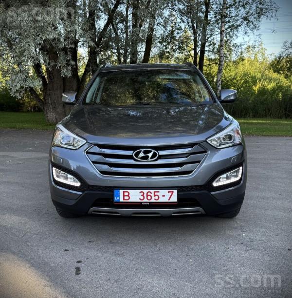 Grey Hyundai Santa Fe 2013 in Jurmala, with an engine capacity of 2.20 L and mileage of 168 thousand km for 9995 €, photo 9 on AUTOMOTO.COM.LV