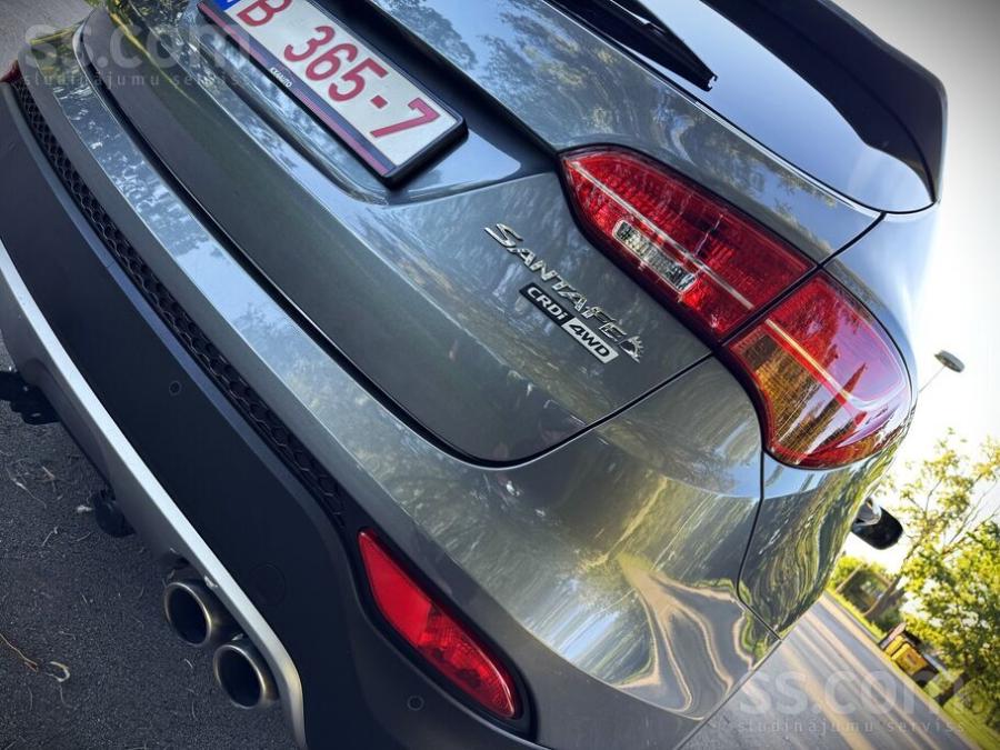 Pelēks Hyundai Santa Fe 2013 Jūrmala, ar dzinēja tilpumu 2.20 L un nobraukumu 168 tūkst. km par 9995 €, foto 12 vietnē AUTOMOTO.COM.LV