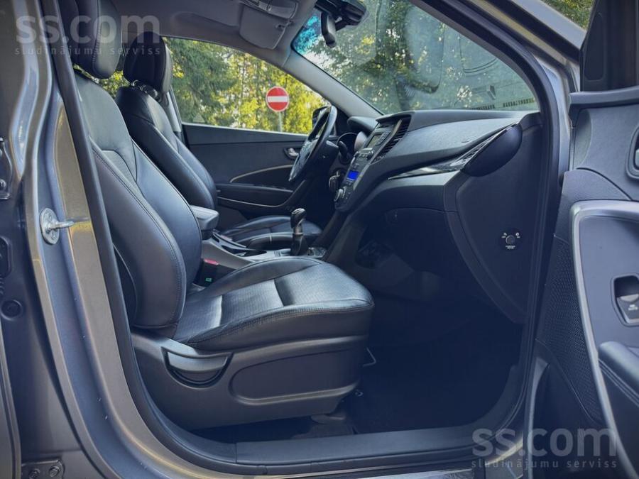 Pelēks Hyundai Santa Fe 2013 Jūrmala, ar dzinēja tilpumu 2.20 L un nobraukumu 168 tūkst. km par 9995 €, foto 24 vietnē AUTOMOTO.COM.LV
