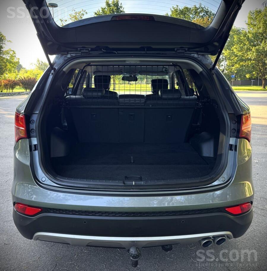 Pelēks Hyundai Santa Fe 2013 Jūrmala, ar dzinēja tilpumu 2.20 L un nobraukumu 168 tūkst. km par 9995 €, foto 26 vietnē AUTOMOTO.COM.LV