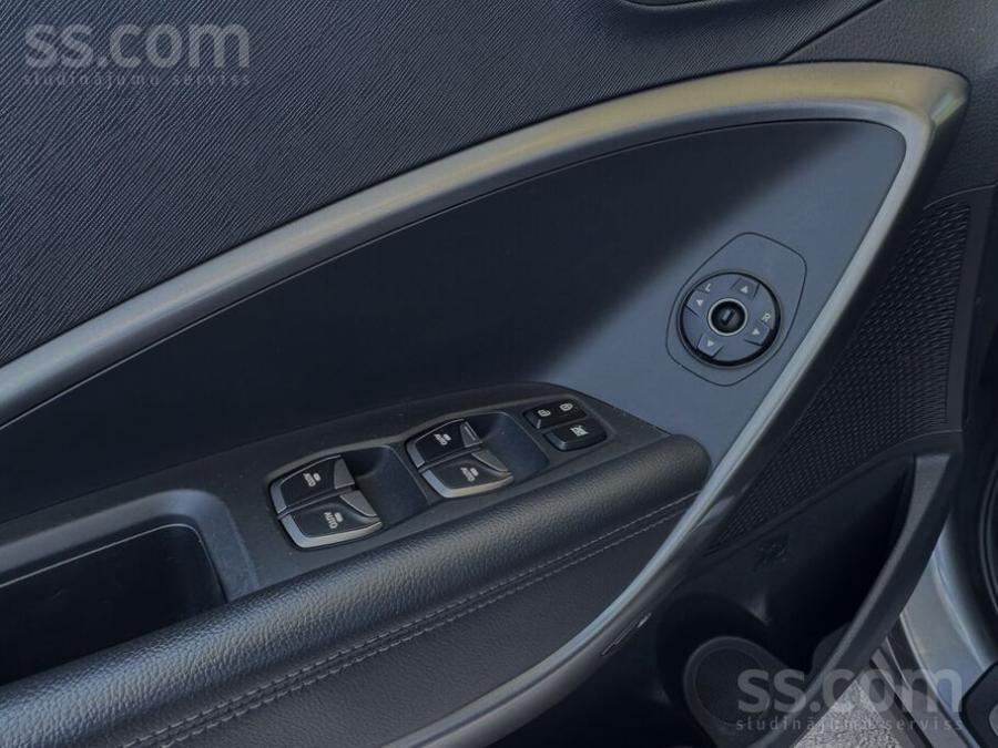 Pelēks Hyundai Santa Fe 2013 Jūrmala, ar dzinēja tilpumu 2.20 L un nobraukumu 168 tūkst. km par 9995 €, foto 29 vietnē AUTOMOTO.COM.LV