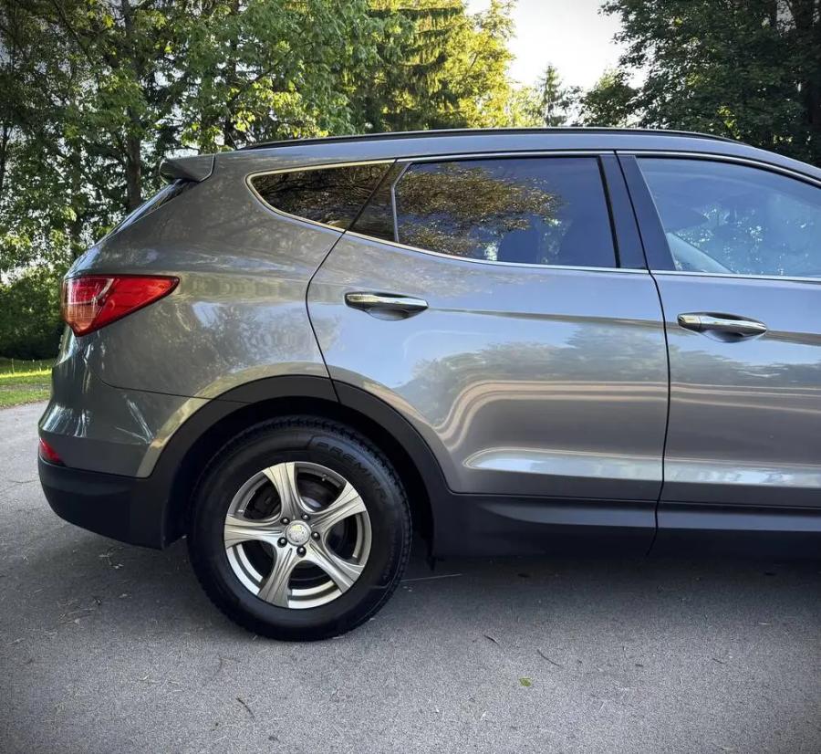Pelēks Hyundai Santa Fe 2013 Jūrmala, ar dzinēja tilpumu 2.20 L un nobraukumu 168 tūkst. km par 9995 €, foto 14 vietnē AUTOMOTO.COM.LV