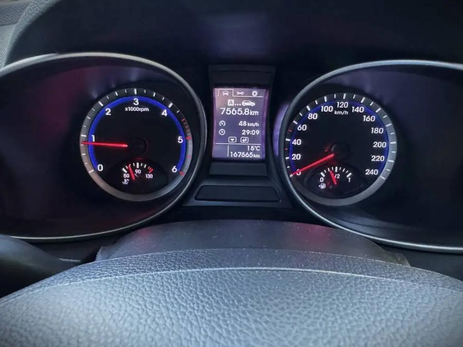 Pelēks Hyundai Santa Fe 2013 Jūrmala, ar dzinēja tilpumu 2.20 L un nobraukumu 168 tūkst. km par 9995 €, foto 20 vietnē AUTOMOTO.COM.LV