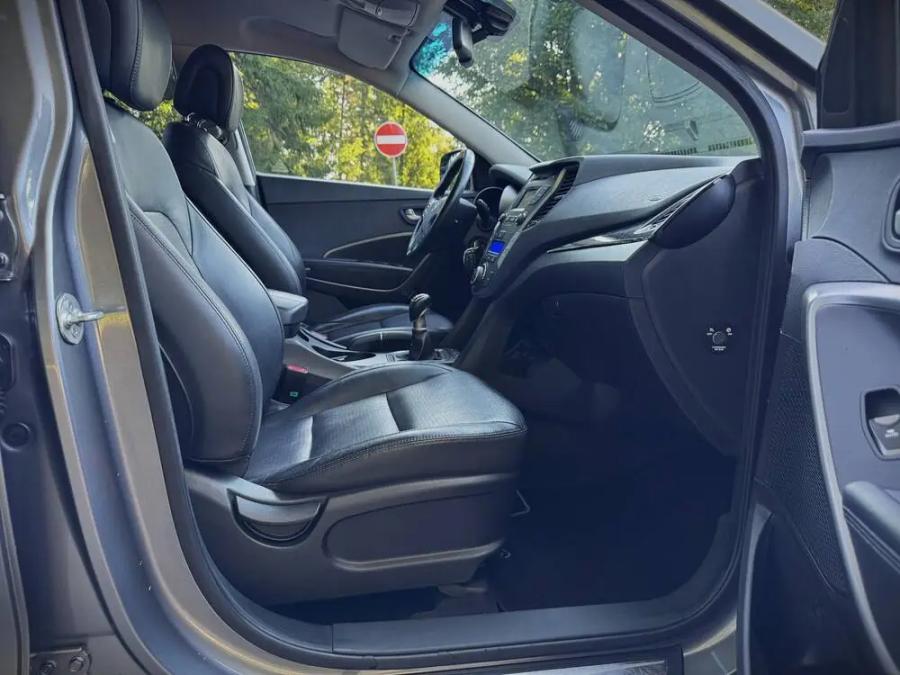 Pelēks Hyundai Santa Fe 2013 Jūrmala, ar dzinēja tilpumu 2.20 L un nobraukumu 168 tūkst. km par 9995 €, foto 24 vietnē AUTOMOTO.COM.LV