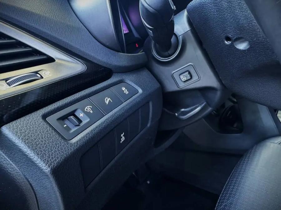 Pelēks Hyundai Santa Fe 2013 Jūrmala, ar dzinēja tilpumu 2.20 L un nobraukumu 168 tūkst. km par 9995 €, foto 27 vietnē AUTOMOTO.COM.LV