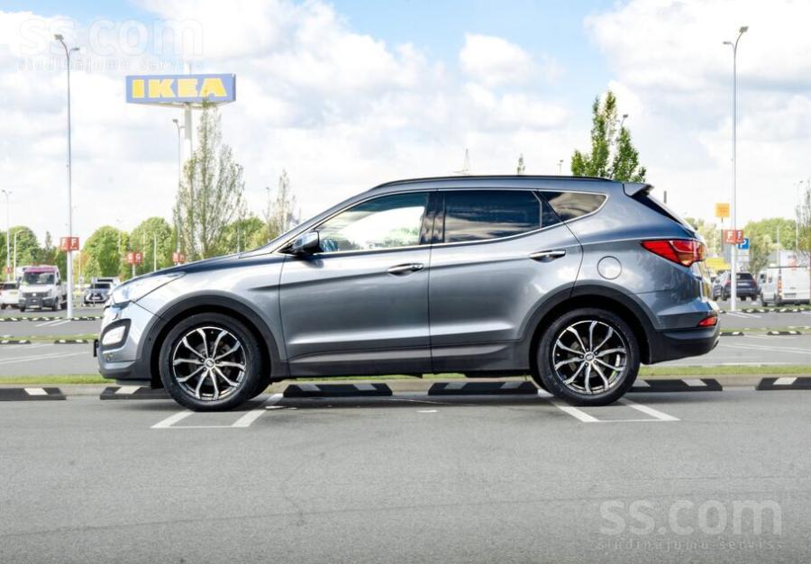 Pelēks Hyundai Santa Fe 2013 Rīga, ar dzinēja tilpumu 2.20 L un nobraukumu 235 tūkst. km par 8990 €, foto 6 vietnē AUTOMOTO.COM.LV