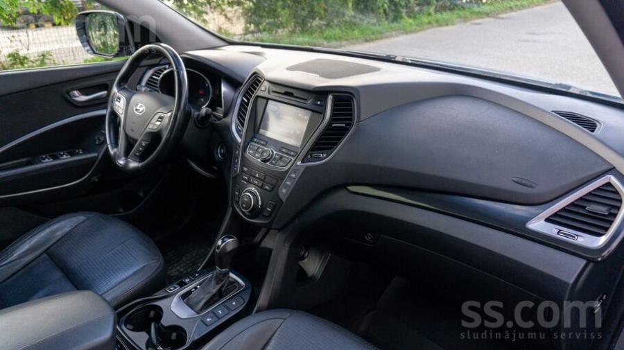 Pelēks Hyundai Santa Fe 2013 Rīga, ar dzinēja tilpumu 2.20 L un nobraukumu 235 tūkst. km par 8990 €, foto 12 vietnē AUTOMOTO.COM.LV