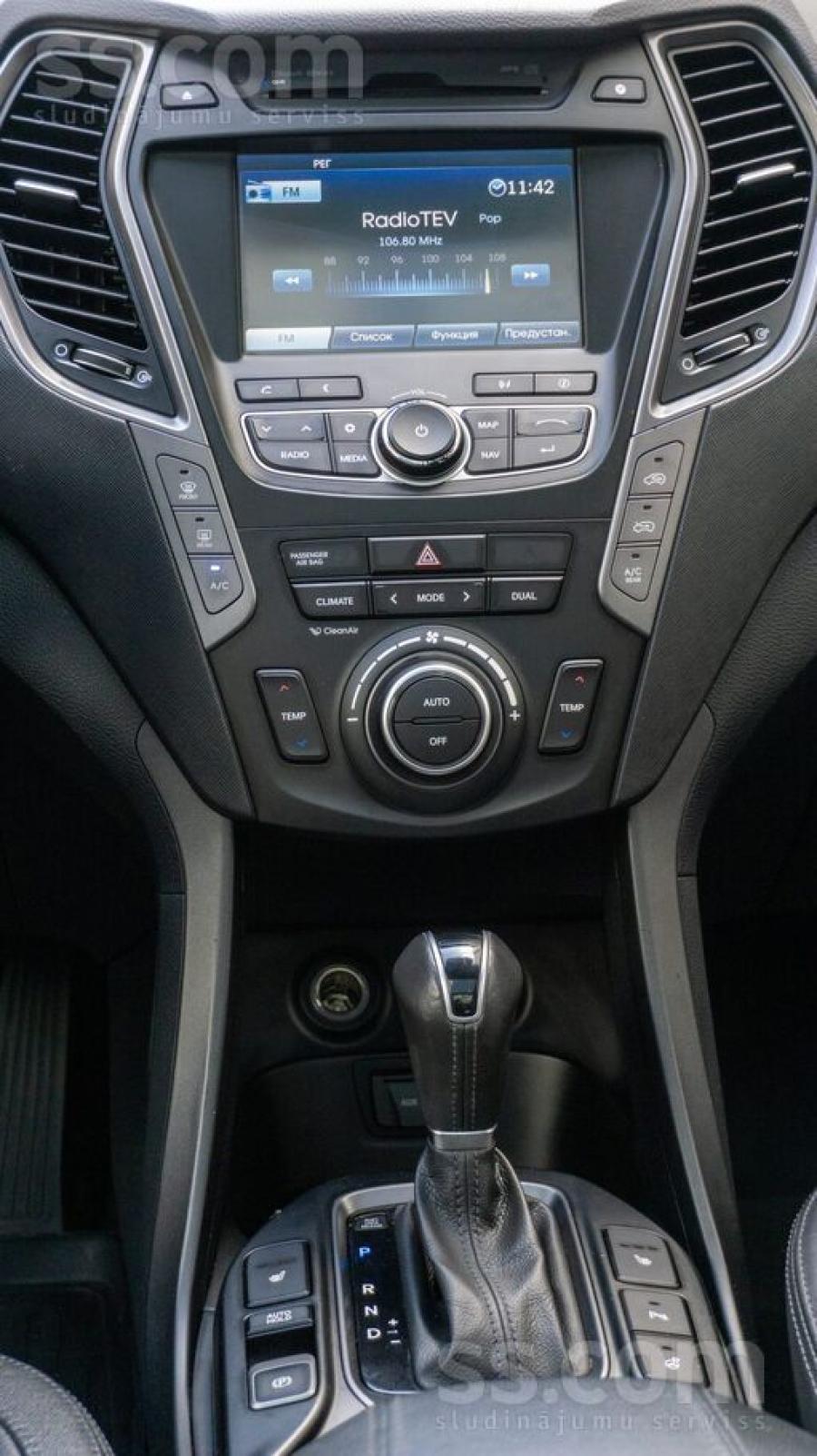 Pelēks Hyundai Santa Fe 2013 Rīga, ar dzinēja tilpumu 2.20 L un nobraukumu 235 tūkst. km par 8990 €, foto 14 vietnē AUTOMOTO.COM.LV