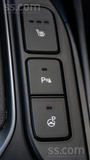 Pelēks Hyundai Santa Fe 2013 Rīga, ar dzinēja tilpumu 2.20 L un nobraukumu 235 tūkst. km par 8990 €, foto 17 vietnē AUTOMOTO.COM.LV