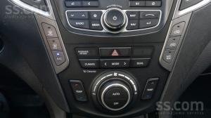 Pelēks Hyundai Santa Fe 2013 Rīga, ar dzinēja tilpumu 2.20 L un nobraukumu 235 tūkst. km par 8990 €, foto 20 vietnē AUTOMOTO.COM.LV