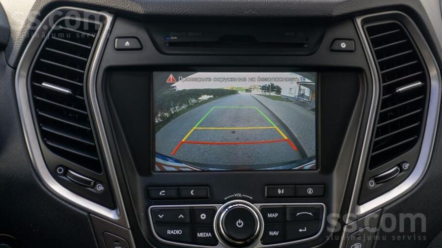 Pelēks Hyundai Santa Fe 2013 Rīga, ar dzinēja tilpumu 2.20 L un nobraukumu 235 tūkst. km par 8990 €, foto 22 vietnē AUTOMOTO.COM.LV