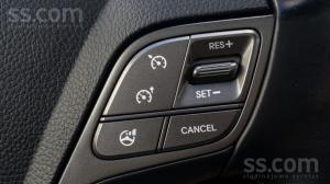 Pelēks Hyundai Santa Fe 2013 Rīga, ar dzinēja tilpumu 2.20 L un nobraukumu 235 tūkst. km par 8990 €, foto 23 vietnē AUTOMOTO.COM.LV
