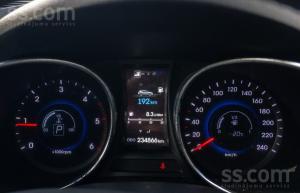 Pelēks Hyundai Santa Fe 2013 Rīga, ar dzinēja tilpumu 2.20 L un nobraukumu 235 tūkst. km par 8990 €, foto 27 vietnē AUTOMOTO.COM.LV