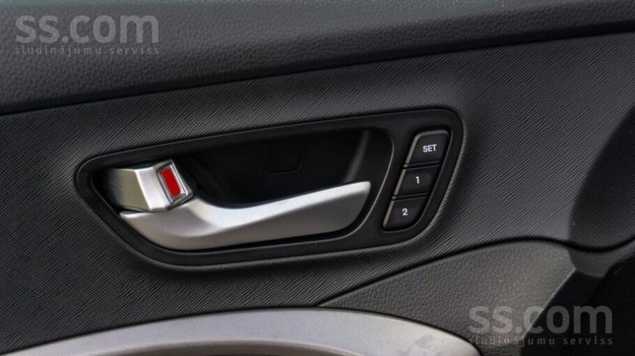 Pelēks Hyundai Santa Fe 2013 Rīga, ar dzinēja tilpumu 2.20 L un nobraukumu 235 tūkst. km par 8990 €, foto 31 vietnē AUTOMOTO.COM.LV