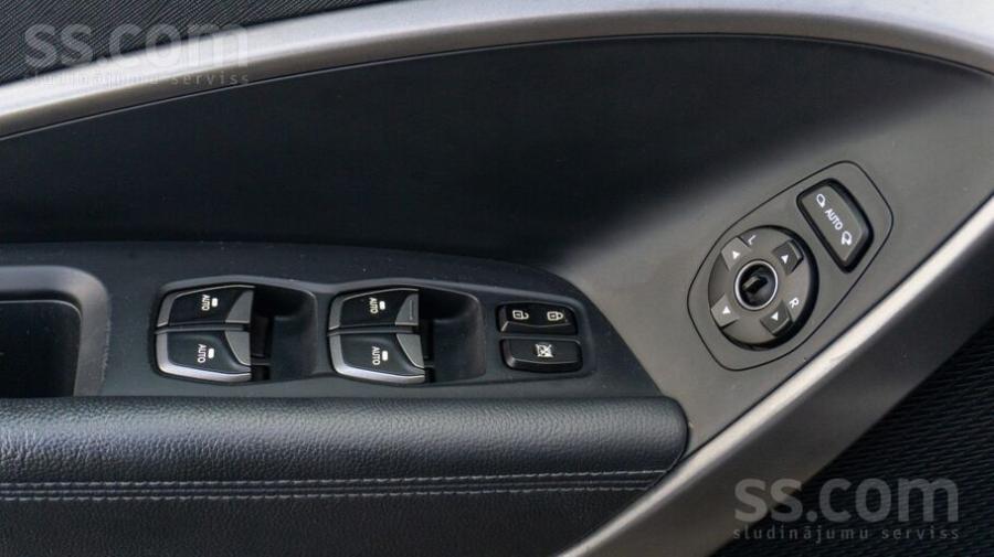 Pelēks Hyundai Santa Fe 2013 Rīga, ar dzinēja tilpumu 2.20 L un nobraukumu 235 tūkst. km par 8990 €, foto 32 vietnē AUTOMOTO.COM.LV