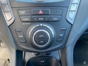 Pelēks Hyundai Santa Fe 2013 Raseiniai, ar dzinēja tilpumu 2.20 L un nobraukumu 371 tūkst. km par 7300 €, foto 16 vietnē AUTOMOTO.COM.LV