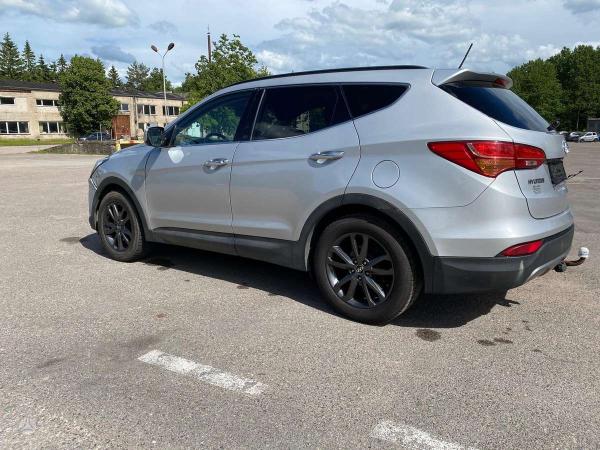 Pelēks Hyundai Santa Fe 2013 Raseiniai, ar dzinēja tilpumu 2.20 L un nobraukumu 371 tūkst. km par 7300 €, foto 6 vietnē AUTOMOTO.COM.LV
