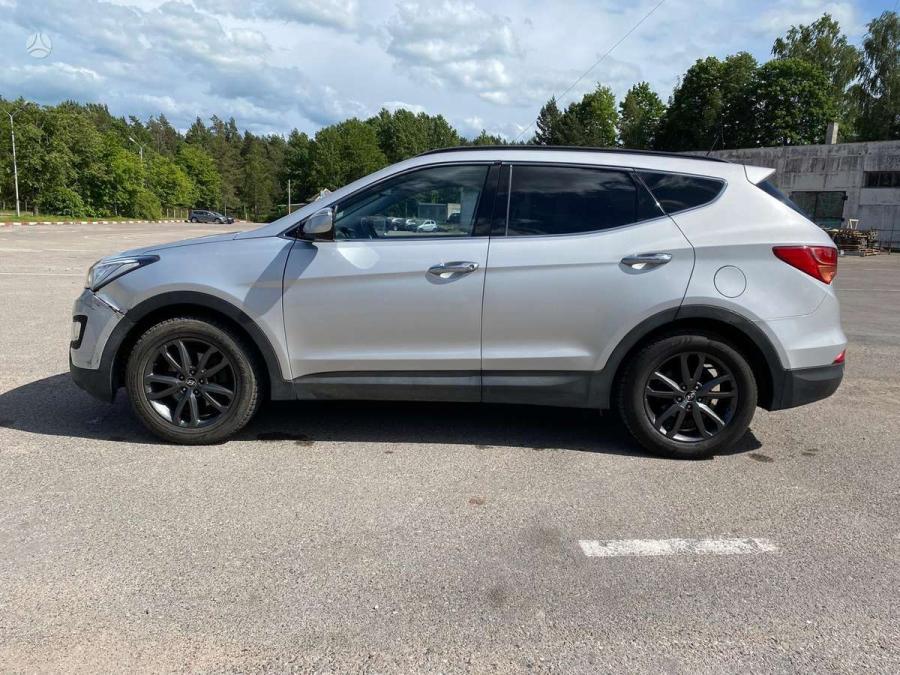 Pelēks Hyundai Santa Fe 2013 Raseiniai, ar dzinēja tilpumu 2.20 L un nobraukumu 371 tūkst. km par 7300 €, foto 8 vietnē AUTOMOTO.COM.LV