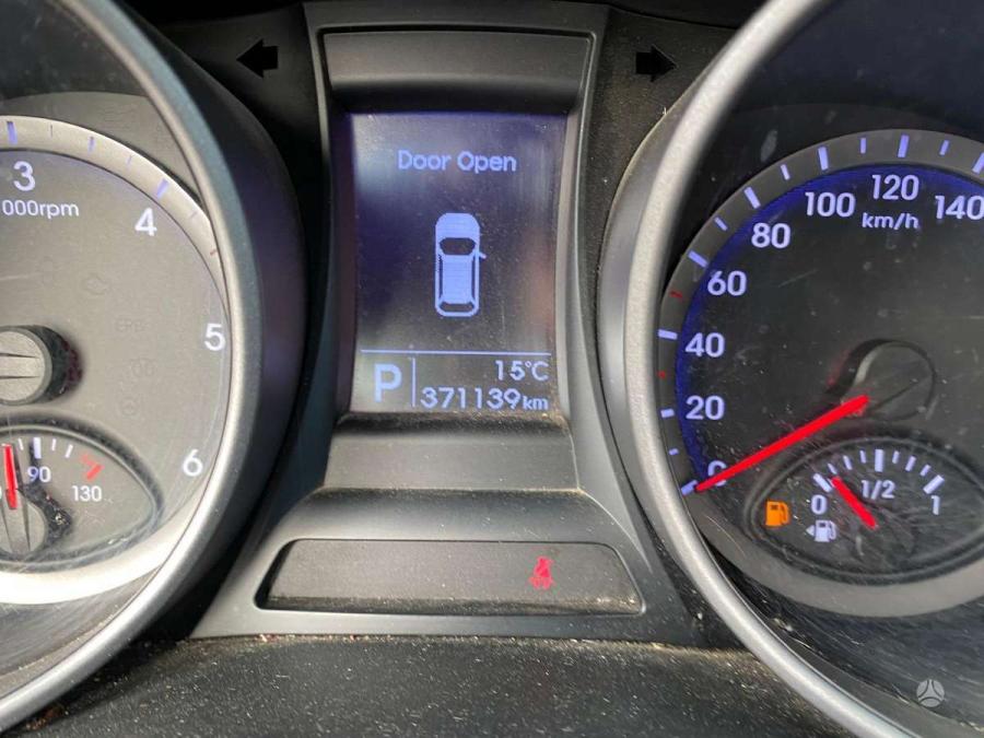 Pelēks Hyundai Santa Fe 2013 Raseiniai, ar dzinēja tilpumu 2.20 L un nobraukumu 371 tūkst. km par 7300 €, foto 12 vietnē AUTOMOTO.COM.LV
