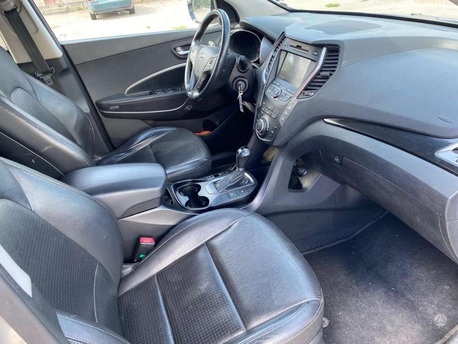 Pelēks Hyundai Santa Fe 2013 Raseiniai, ar dzinēja tilpumu 2.20 L un nobraukumu 371 tūkst. km par 7300 €, foto 13 vietnē AUTOMOTO.COM.LV