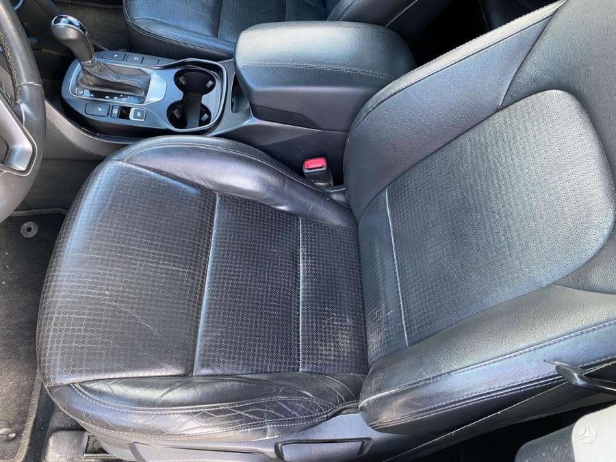 Pelēks Hyundai Santa Fe 2013 Raseiniai, ar dzinēja tilpumu 2.20 L un nobraukumu 371 tūkst. km par 7300 €, foto 23 vietnē AUTOMOTO.COM.LV