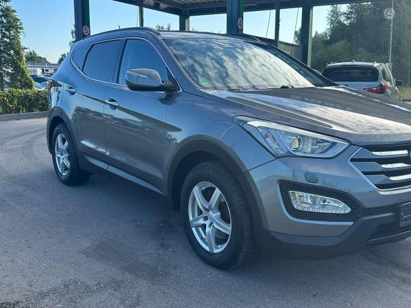 Pelēks Hyundai Santa Fe 2013 Utena, ar dzinēja tilpumu 2.20 L un nobraukumu 241 tūkst. km par 8950 €, foto 3 vietnē AUTOMOTO.COM.LV