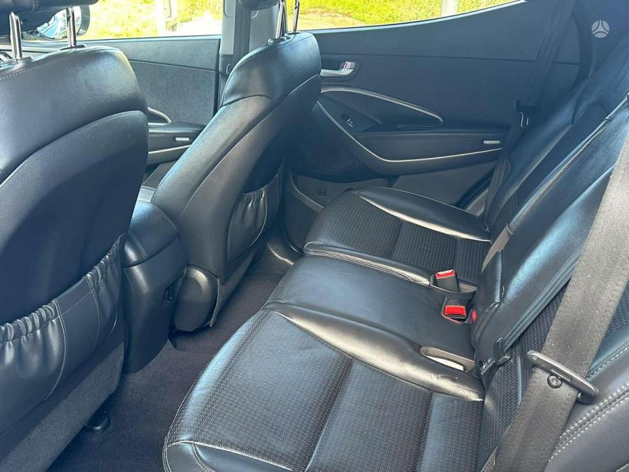 Pelēks Hyundai Santa Fe 2013 Utena, ar dzinēja tilpumu 2.20 L un nobraukumu 241 tūkst. km par 8950 €, foto 15 vietnē AUTOMOTO.COM.LV