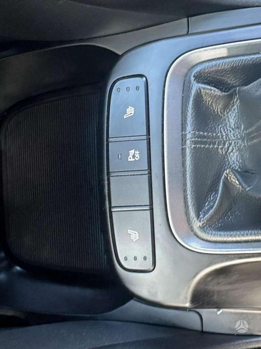 Pelēks Hyundai Santa Fe 2013 Utena, ar dzinēja tilpumu 2.20 L un nobraukumu 241 tūkst. km par 8950 €, foto 18 vietnē AUTOMOTO.COM.LV