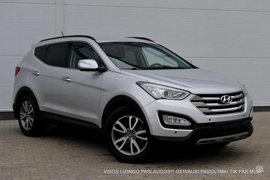 Grey Hyundai Santa Fe 2013 in Kretinga, with an engine capacity of 2.00 L and mileage of 269 thousand km for 8999 €, photo 1 on AUTOMOTO.COM.LV
