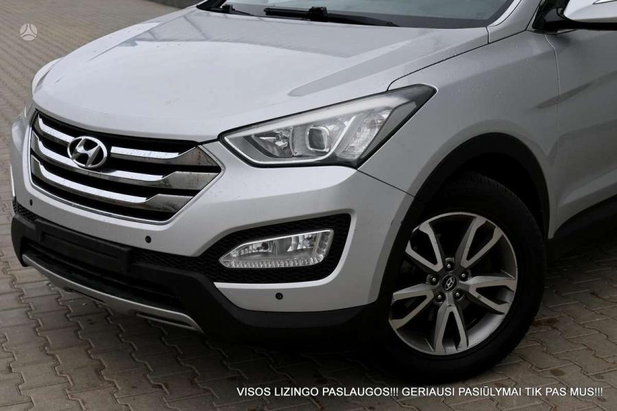Grey Hyundai Santa Fe 2013 in Kretinga, with an engine capacity of 2.00 L and mileage of 269 thousand km for 8999 €, photo 5 on AUTOMOTO.COM.LV