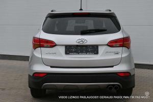 Grey Hyundai Santa Fe 2013 in Kretinga, with an engine capacity of 2.00 L and mileage of 269 thousand km for 8999 €, photo 8 on AUTOMOTO.COM.LV