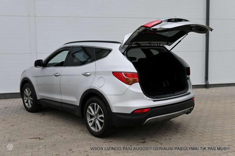 Grey Hyundai Santa Fe 2013 in Kretinga, with an engine capacity of 2.00 L and mileage of 269 thousand km for 8999 €, photo 11 on AUTOMOTO.COM.LV