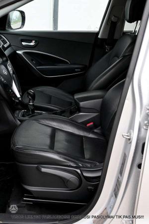 Grey Hyundai Santa Fe 2013 in Kretinga, with an engine capacity of 2.00 L and mileage of 269 thousand km for 8999 €, photo 15 on AUTOMOTO.COM.LV