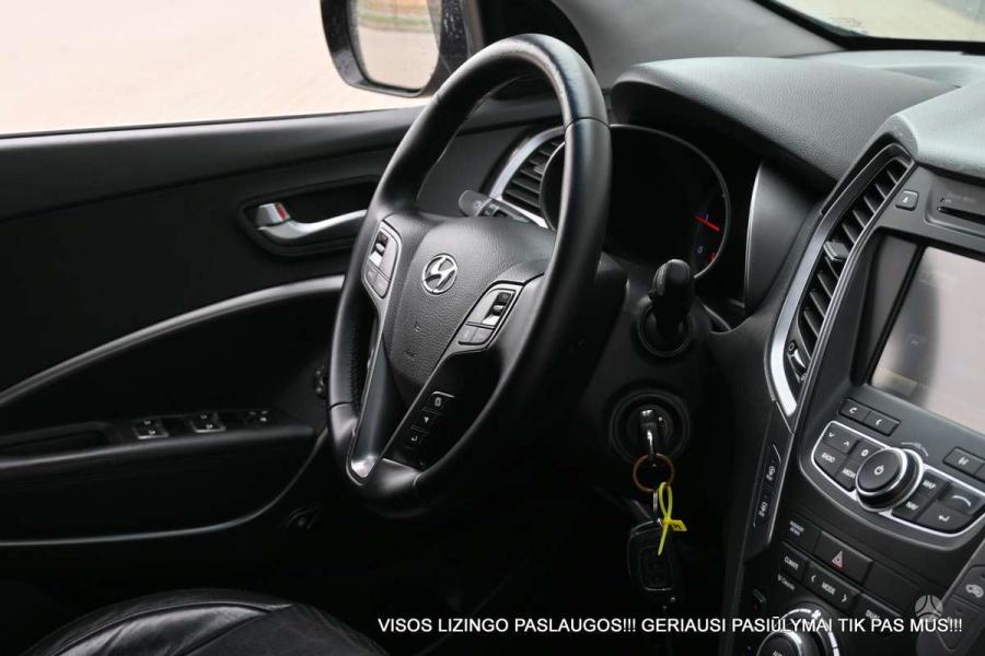 Grey Hyundai Santa Fe 2013 in Kretinga, with an engine capacity of 2.00 L and mileage of 269 thousand km for 8999 €, photo 25 on AUTOMOTO.COM.LV