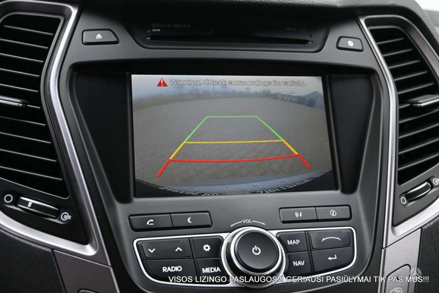 Grey Hyundai Santa Fe 2013 in Kretinga, with an engine capacity of 2.00 L and mileage of 269 thousand km for 8999 €, photo 35 on AUTOMOTO.COM.LV