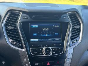 Grey Hyundai Santa Fe 2013 in Utena, with an engine capacity of 2.20 L and mileage of 241 thousand km for 8850 €, photo 24 on AUTOMOTO.COM.LV